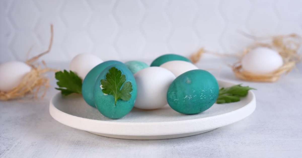 Eier natürlich färben - So geht's schnell und einfach!